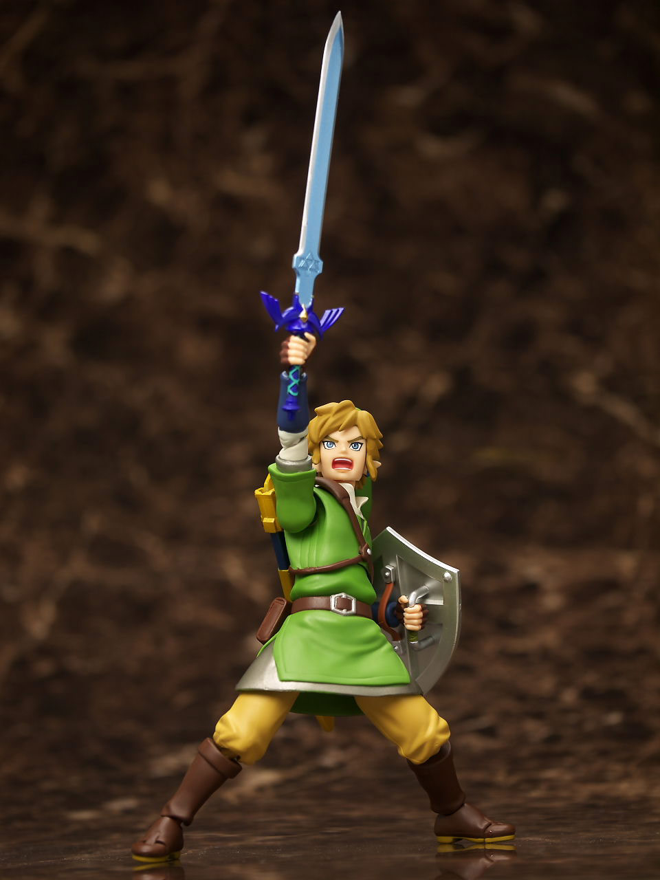 It's Dangerous To Go Alone! Take This Link Figure | Anime Reviews